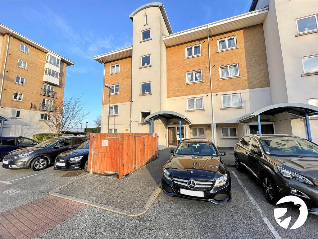 Macarthur Close, Erith, DA8 2 bed flat - £1,450 pcm (£335 pw)