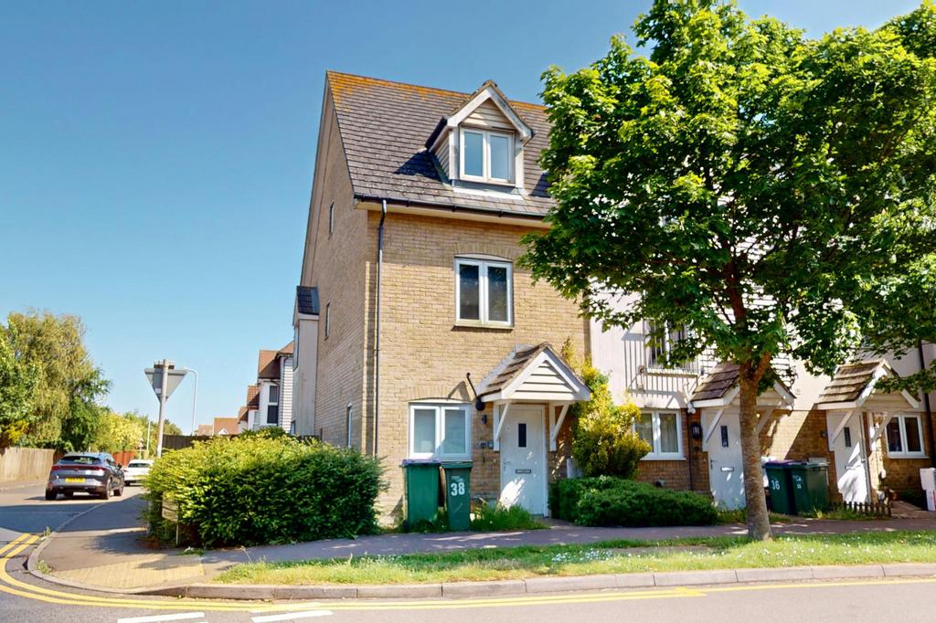 Page Road, Hawkinge, Folkestone... 4 bed end of terrace house to rent ...
