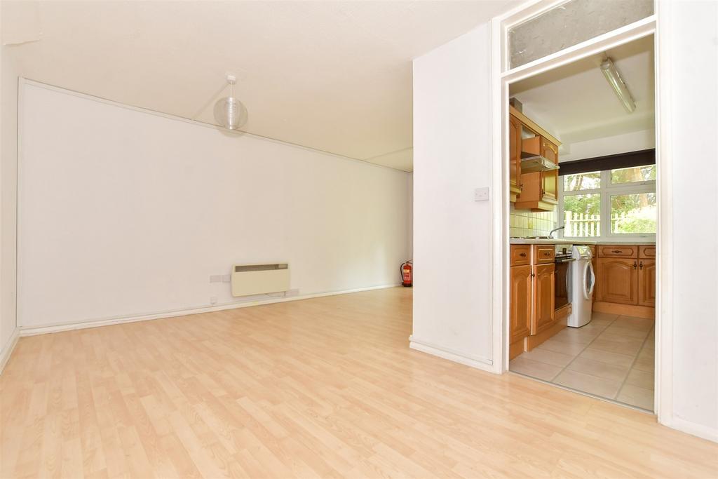 Abbey Gate, Ramsgate CT11 2 bed ground floor flat - £112,000