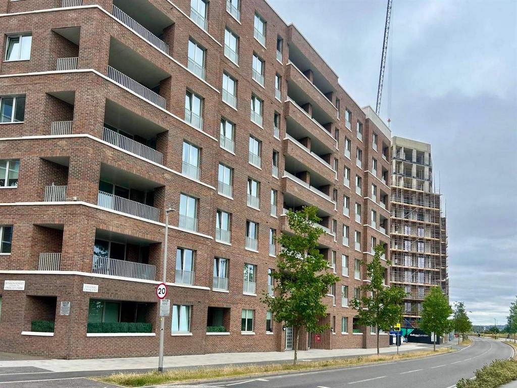 Hamilton Mansions, Barking 1 bed flat - £275,000