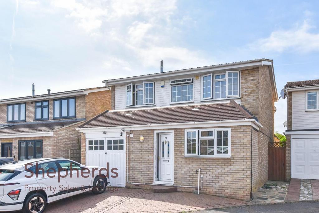 Berners Way, Broxbourne EN10 4 bed detached house - £520,000