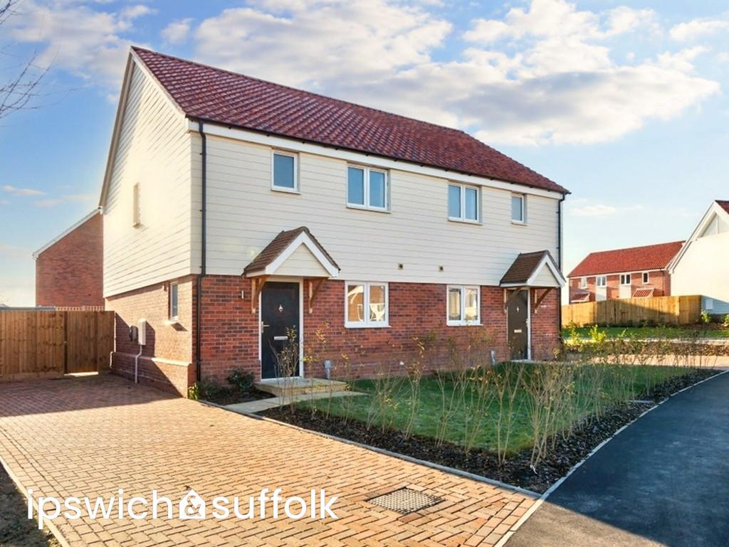 Spalding Way, Chelmondiston 2 bed semi-detached house - £300,000