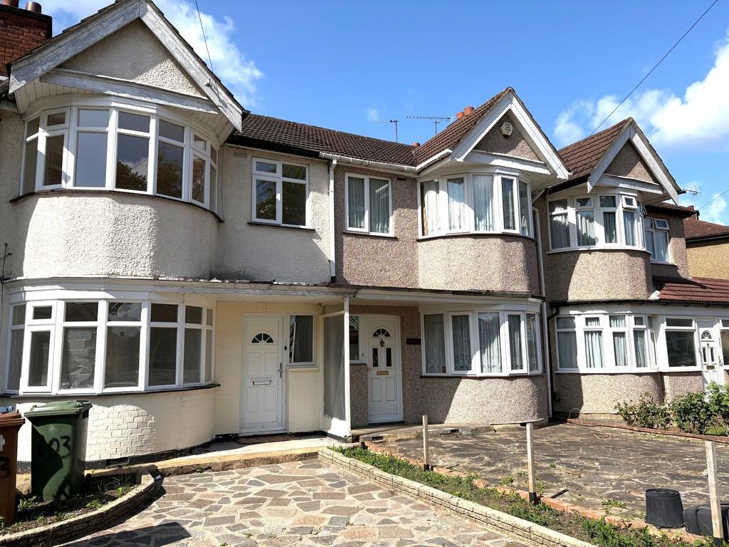 Kings Road, Harrow HA2 3 bed terraced house - £2,250 pcm (£519 pw)