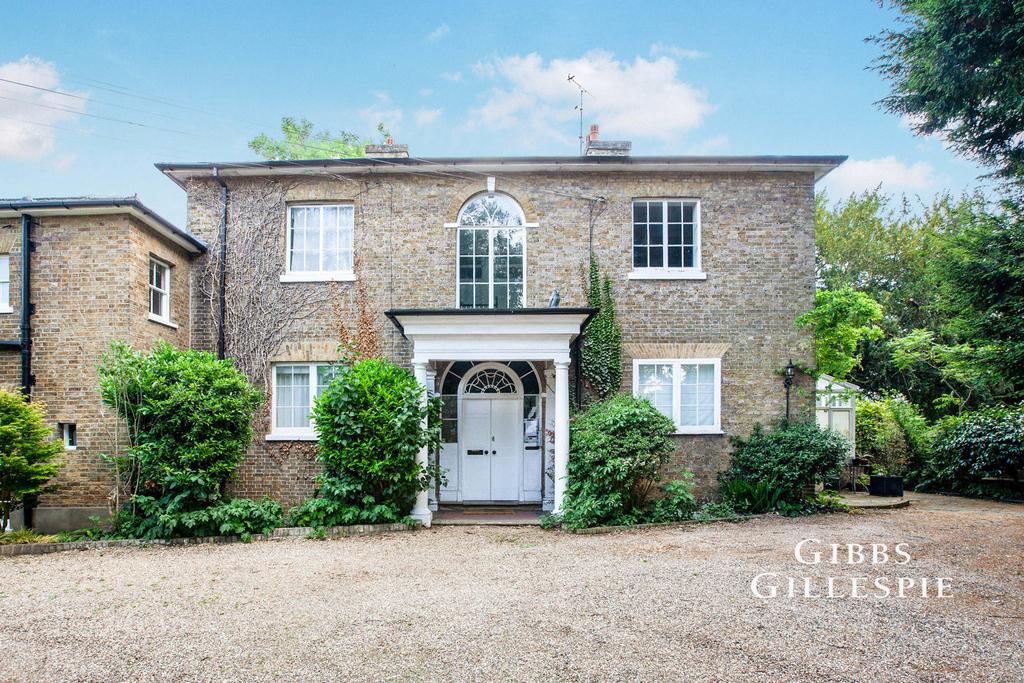Church Road, Uxbridge, UB8 3 bed flat - £2,300 pcm (£531 pw)