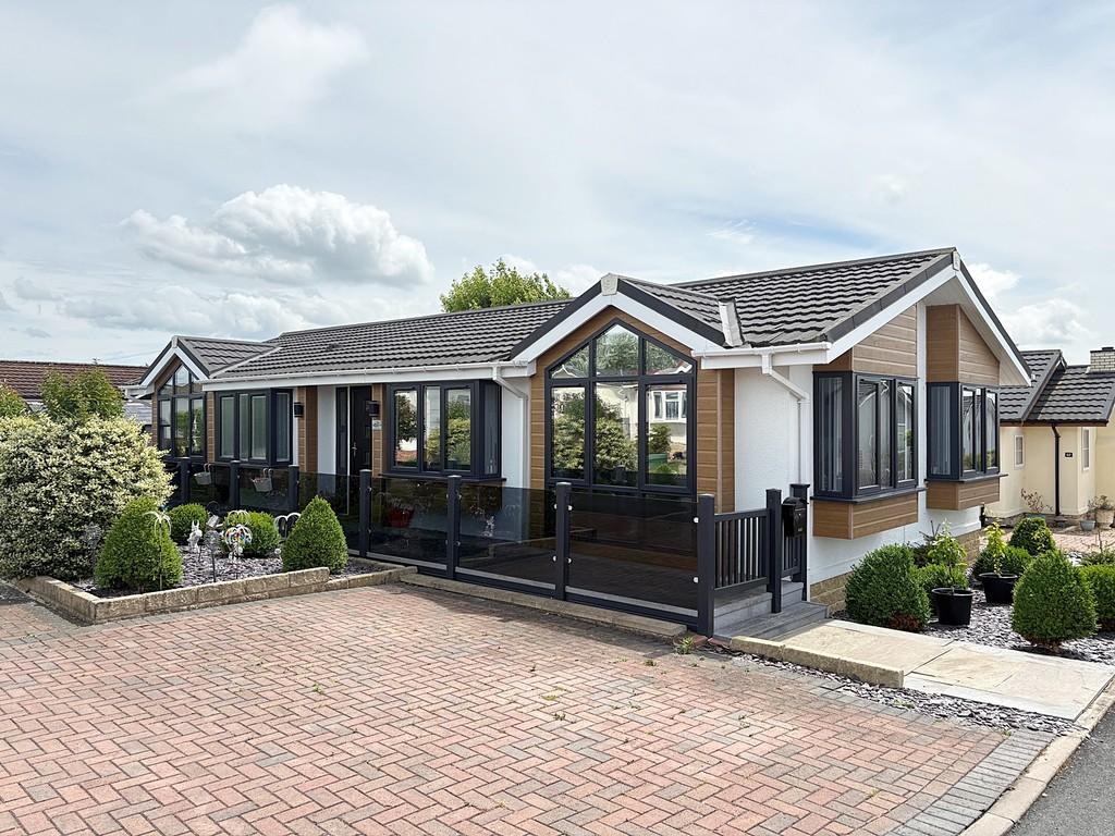 Upper Pendock 2 bed park home for sale - £230,000