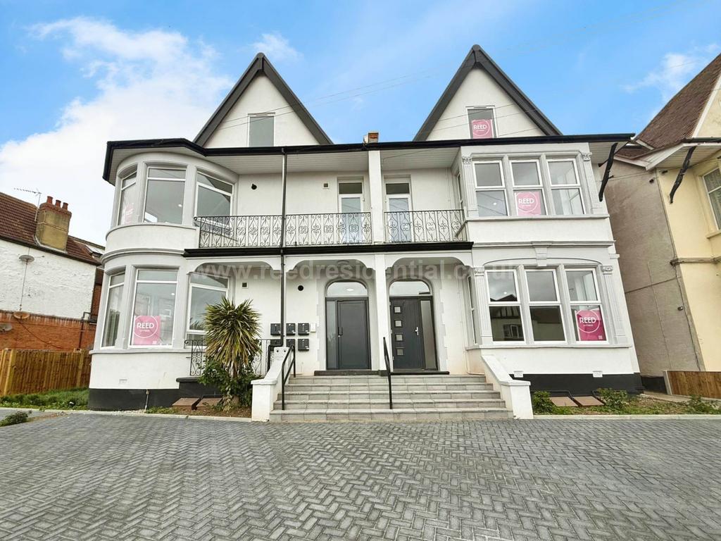 Seaview Apartments Genesta Road... 3 bed apartment to rent - £1,800 pcm ...