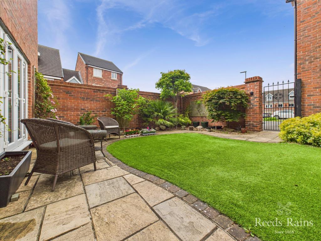 Hutton Way, Durham DH1 5 bed detached house - £475,000