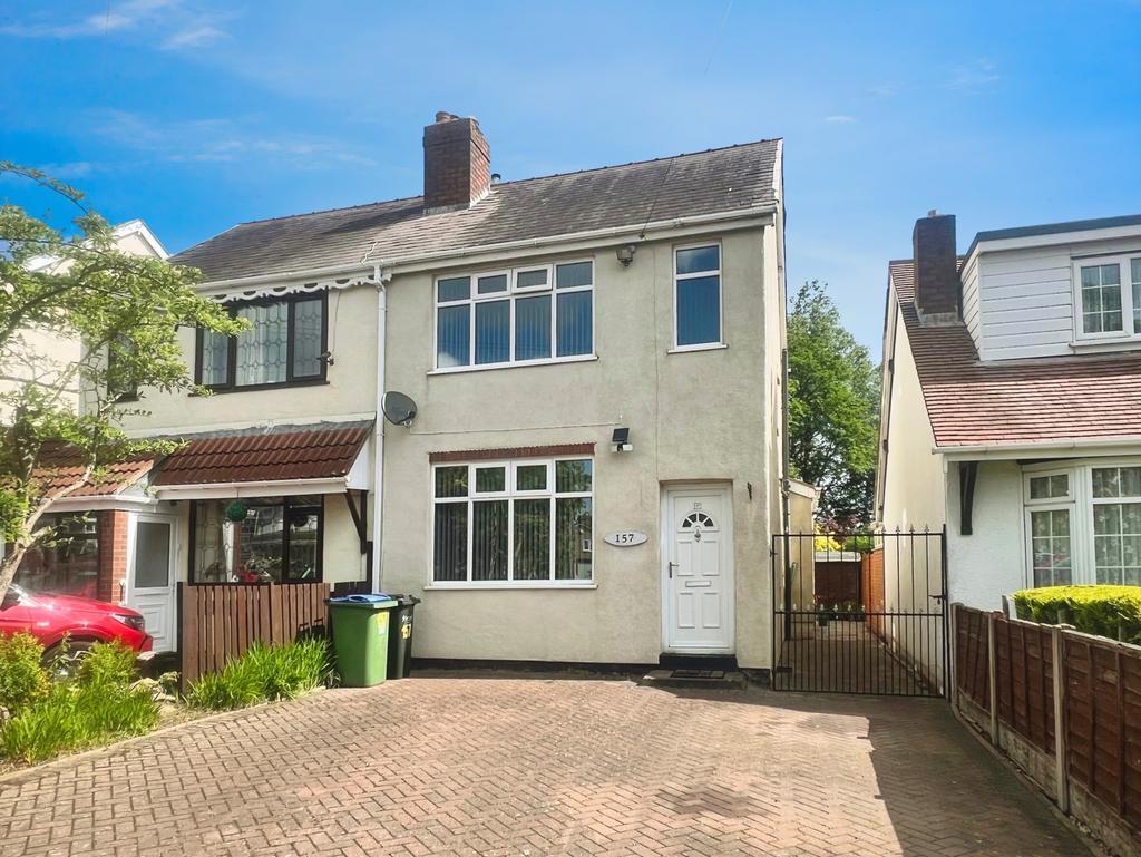 Darbys Hill Road, Oldbury B69 2 bed semi-detached house - £210,000