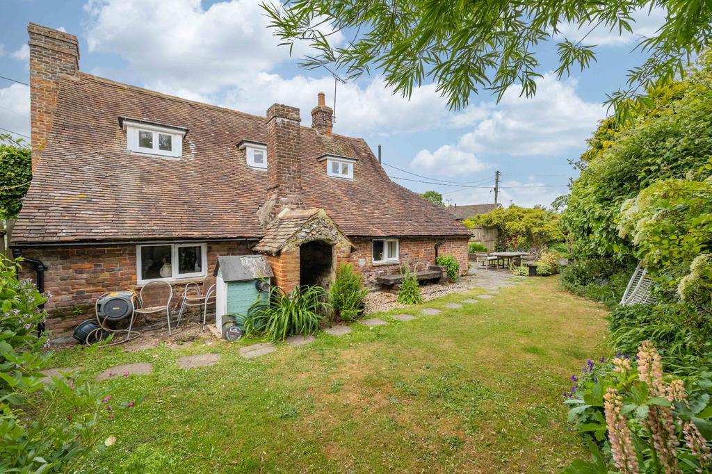Bossingham, Canterbury, Kent, CT4 3 bed detached house for sale - £375,000
