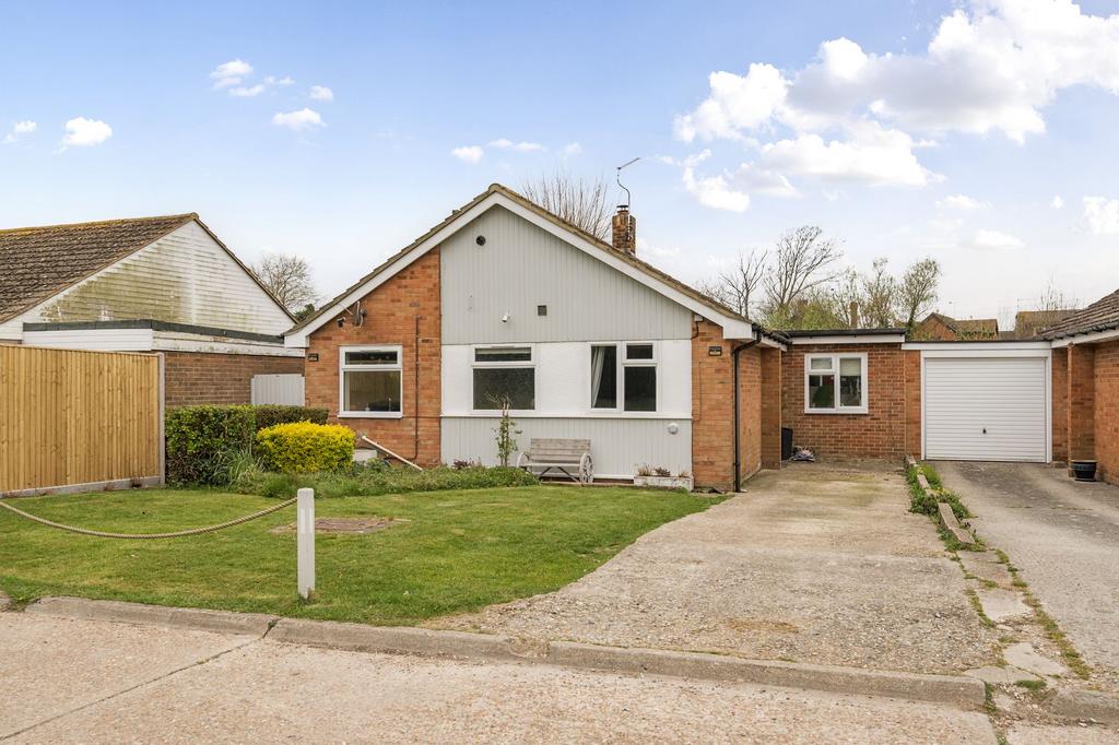Harbour Farm, Winchelsea TN36 4 bed detached bungalow - £450,000