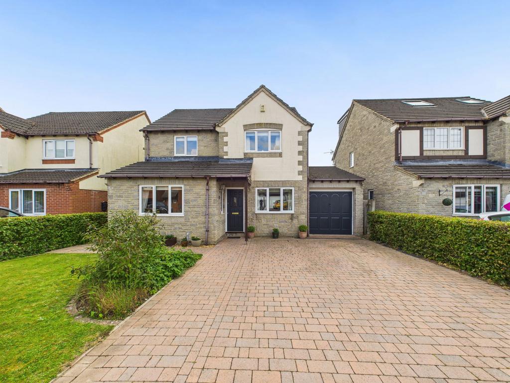 Chantry Close, Lydney GL15 4 bed detached house for sale - £435,000