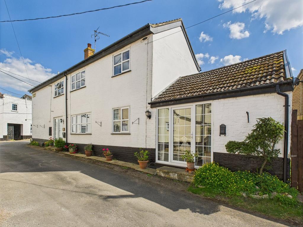 High Street, Downham Market PE38 4 bed detached house for sale - £325,000