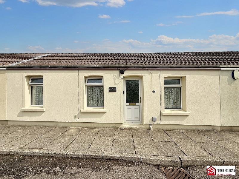 Bryndulais Row, Seven Sisters, Neath... 2 bed bungalow - £750 pcm (£173 pw)