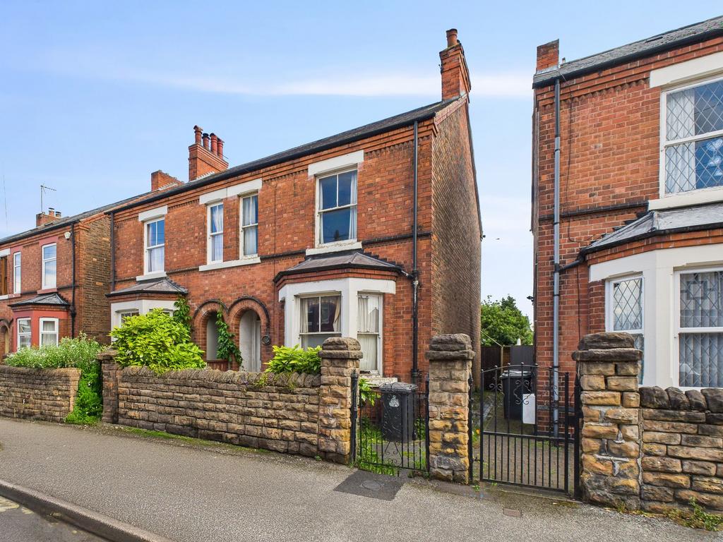 Chandos Street, Nottingham NG4 3 bed semi-detached house for sale - £ ...