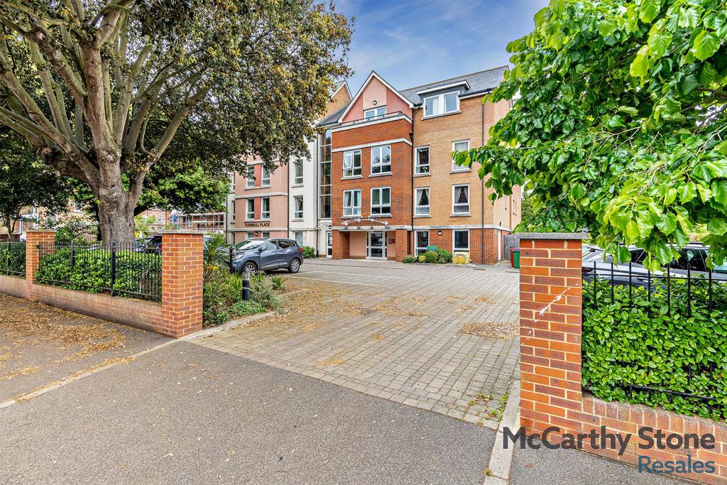 Turnbull Place, Ingles Road, Folkestone 2 bed apartment - £270,000