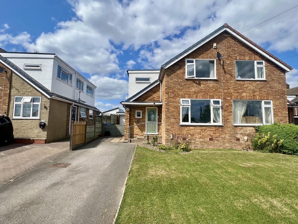 Castle Mound, Barby, CV23 8TN 3 bed semi-detached house - £325,000