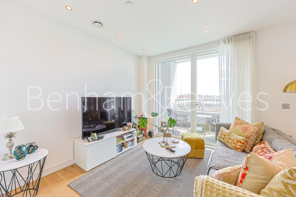 Duval House, Grant Road SW11 1 bed apartment - £2,400 pcm (£554 pw)