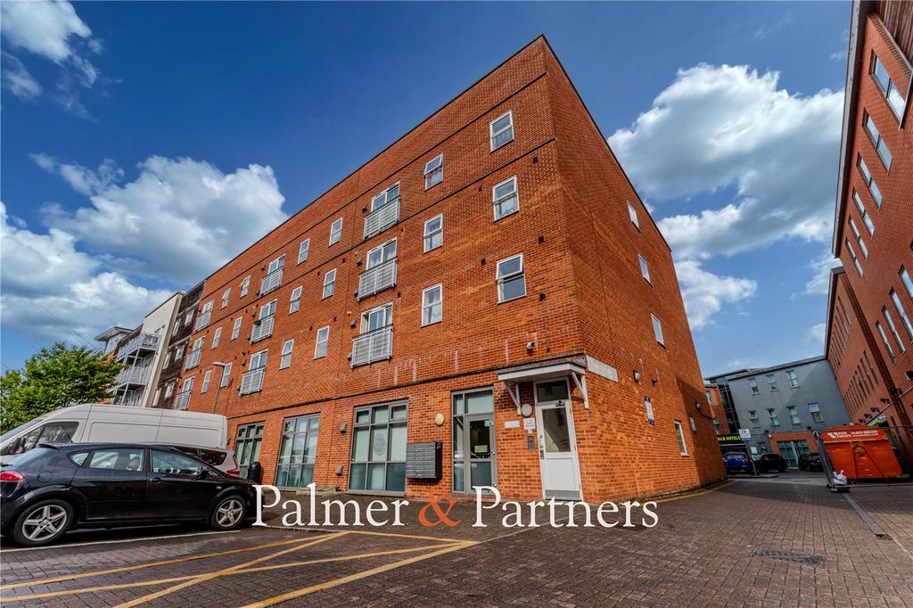 Compair Crescent, Ipswich, Suffolk, IP2 2 bed apartment - £130,000