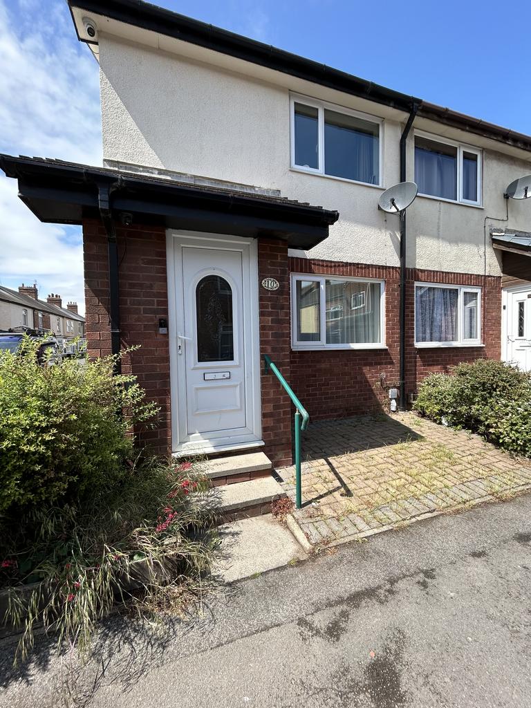 Herschell Street, Redcar TS10 2 bed end of terrace house - £650 pcm (£ ...