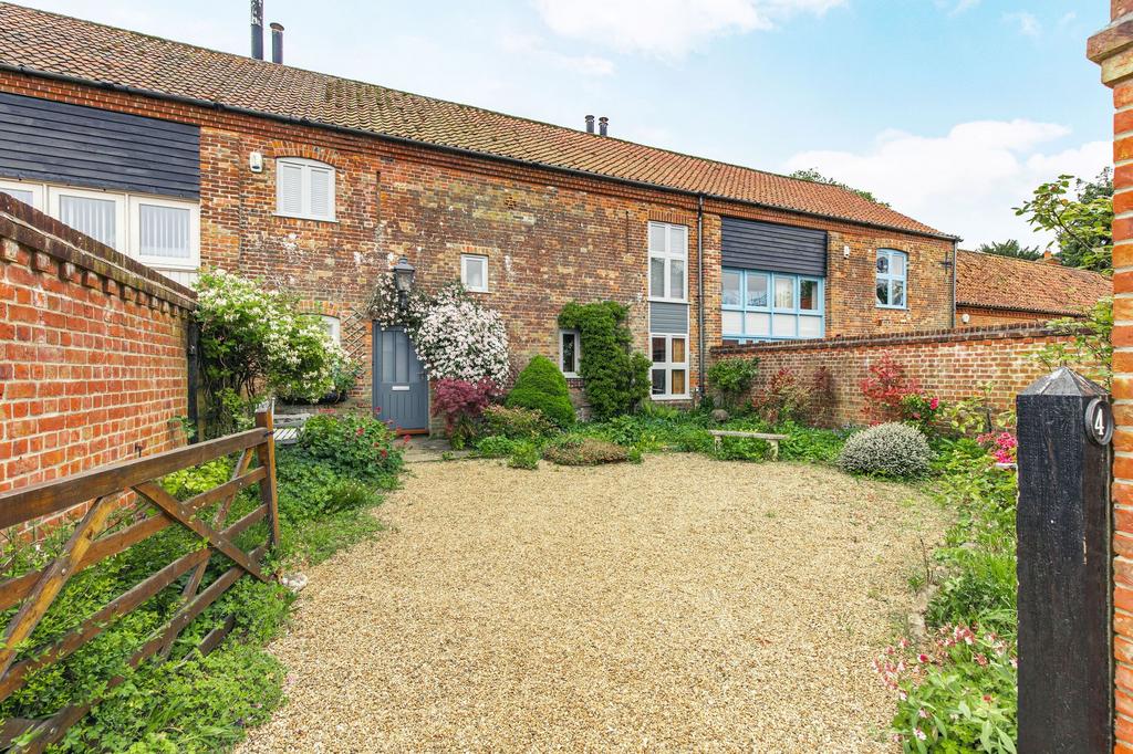 Stanhoe 4 bed barn conversion for sale - £650,000