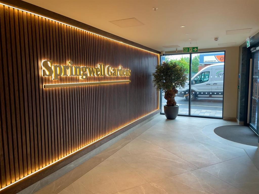 Springwell Gardens, Springwell Road... 1 bed apartment - £875 pcm (£202 pw)