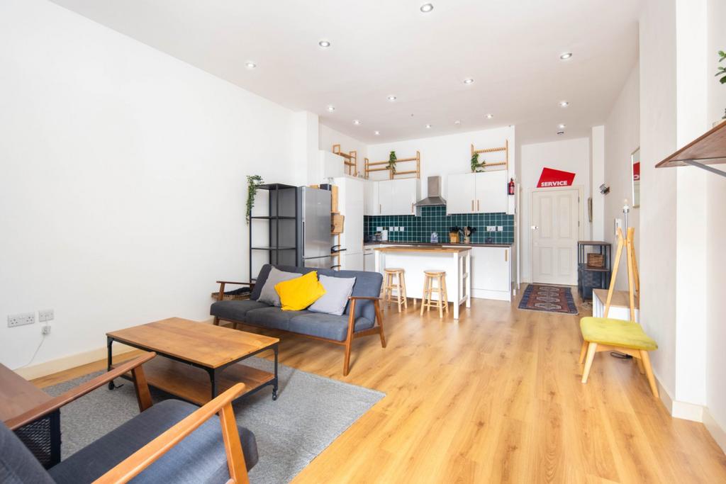 Roding Road, London, E5 1 bed flat to rent - £1,850 pcm (£427 pw)