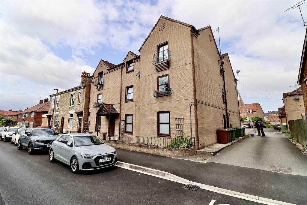 Turton House, Union Street, Pocklington Studio - £525 pcm (£121 pw)