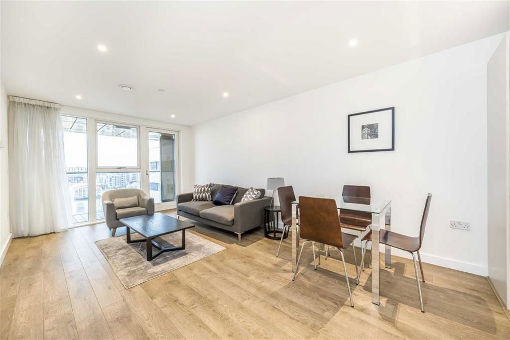 Bessemer Place, London SE10 2 bed flat - £2,350 pcm (£542 pw)