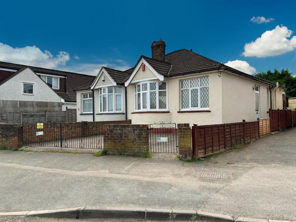 Harrow Road, Hempstead, Hempstead... 2 bed semi-detached bungalow - £ ...