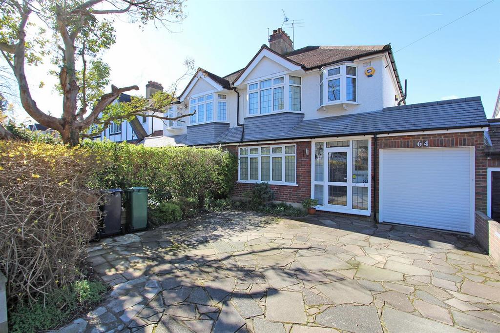 Banstead 3 bed semi-detached house to rent - £2,500 pcm (£577 pw)