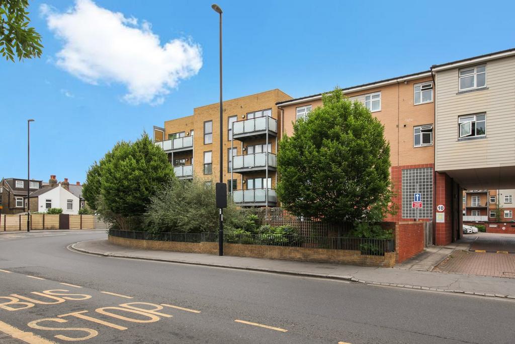 Hogarth Crescent, Croydon, CR0 2 bed flat for sale - £325,000