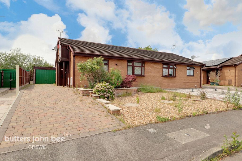 Rochester Crescent, Crewe 2 bed semi-detached bungalow - £180,000