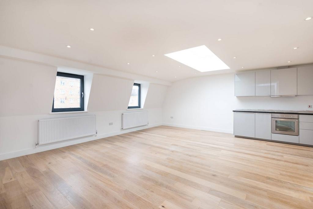 Cowthorpe Road, SW8, Nine Elms... 2 bed flat to rent - £2,800 pcm (£646 pw)