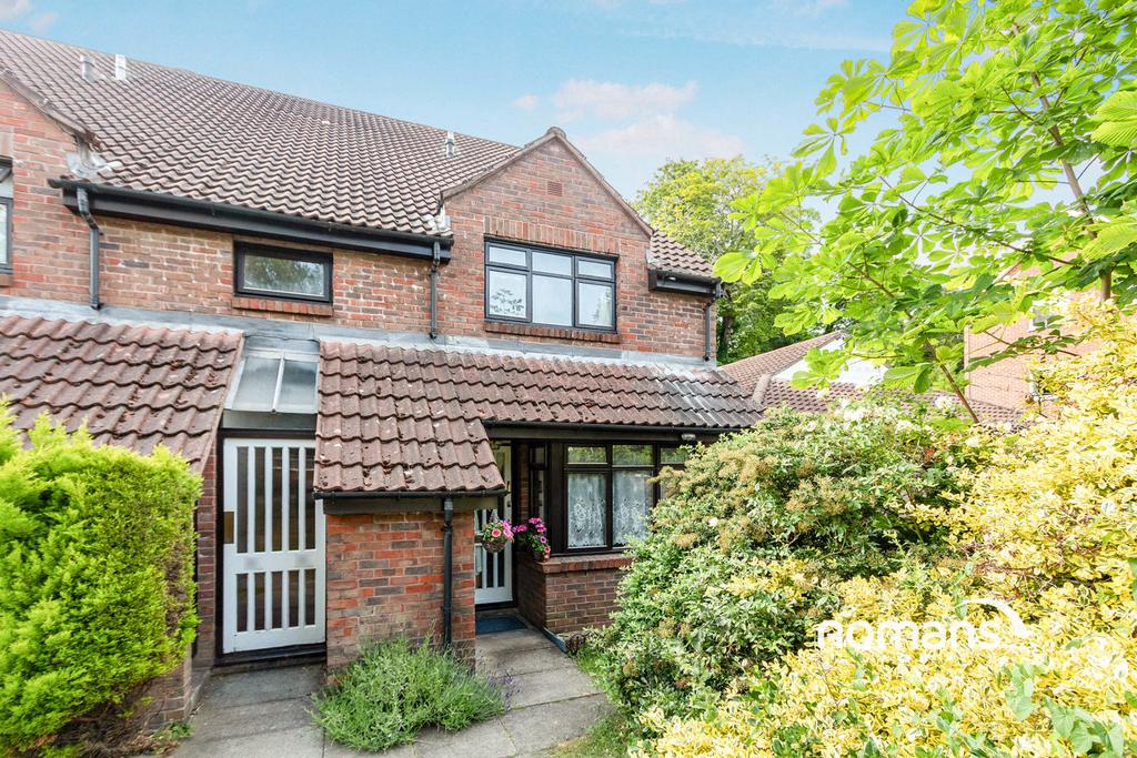 Bennett Court, Gordon Road... 1 bed flat to rent - £950 pcm (£219 pw)