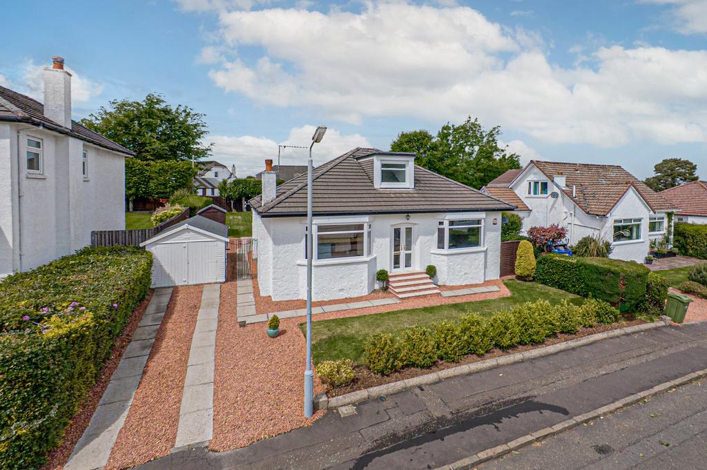 Newton Grove, Newton Mearns, Glasgow 4 bed detached house - £450,000