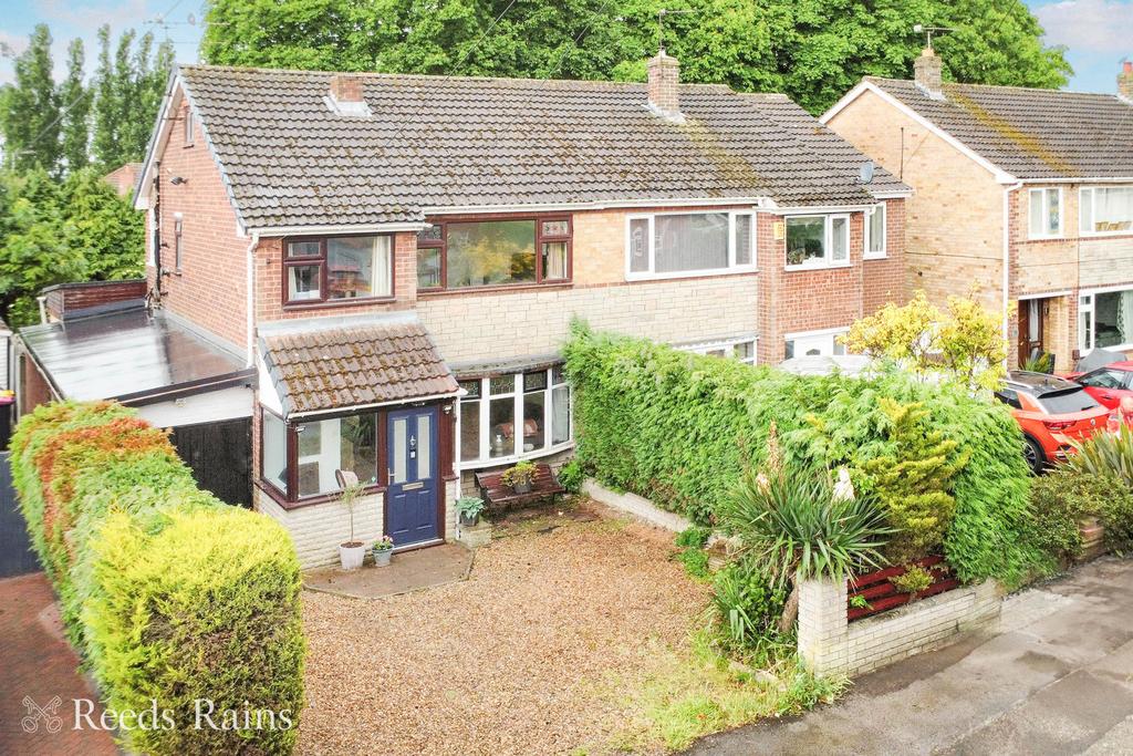 Windsor Walk, Sheffield S25 3 bed semi-detached house - £220,000