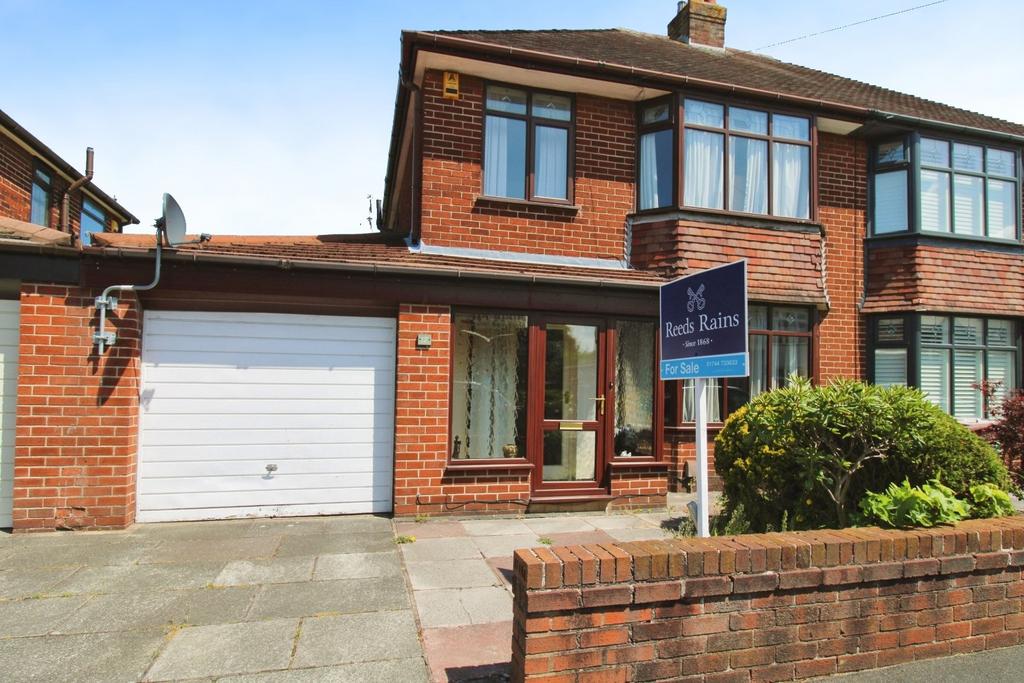 Willoughby Drive, Merseyside WA10 3 bed semi-detached house for sale ...