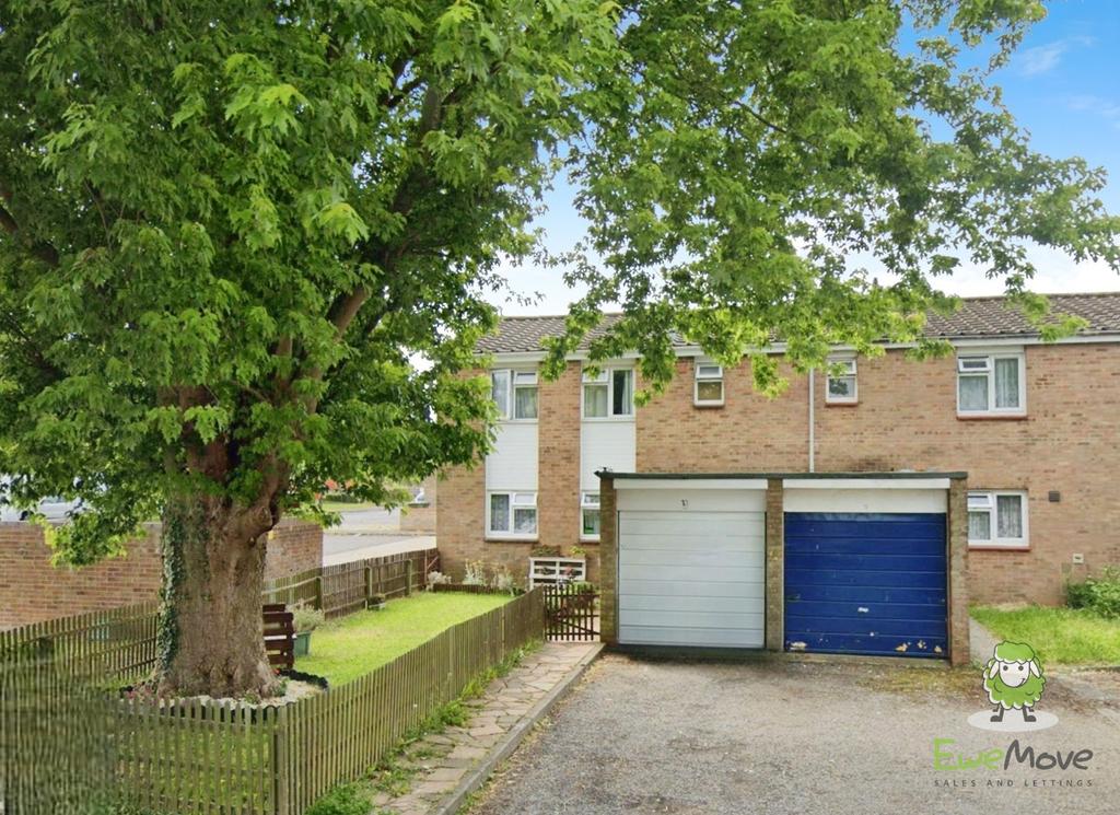 Knight Street, Basingstoke... 4 bed end of terrace house - £1,600 pcm ...