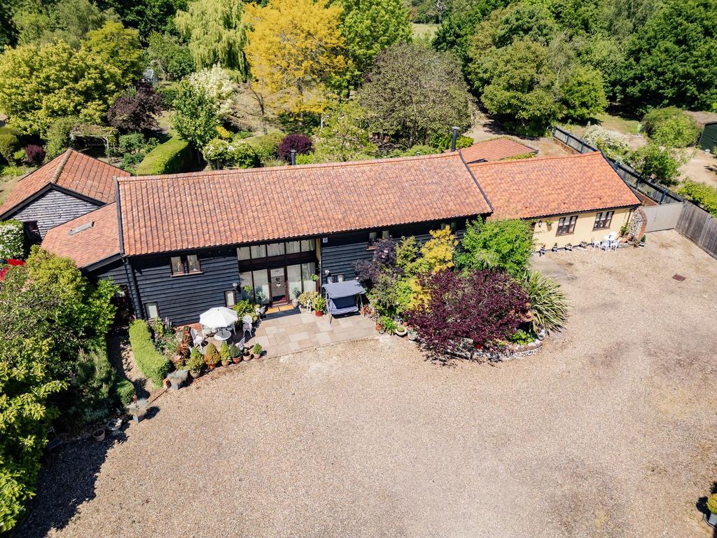 Church Lane, Diss IP22 5 bed barn conversion for sale - £900,000