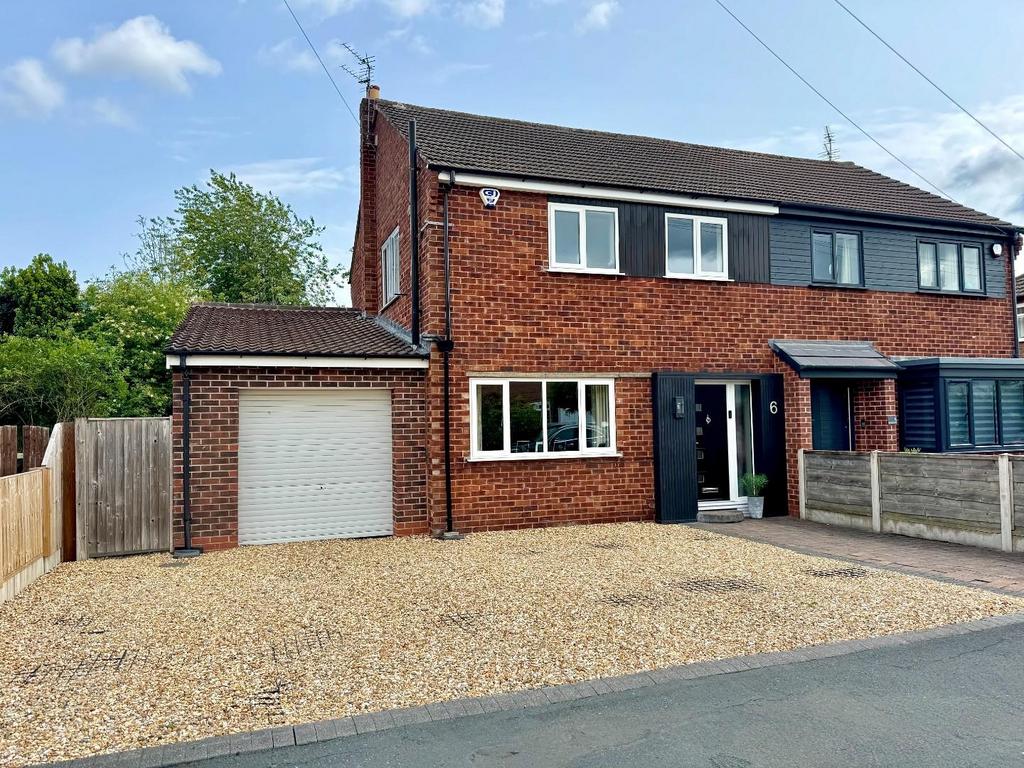 Chatsworth Road, Wilmslow 4 bed semi-detached house for sale - £625,000