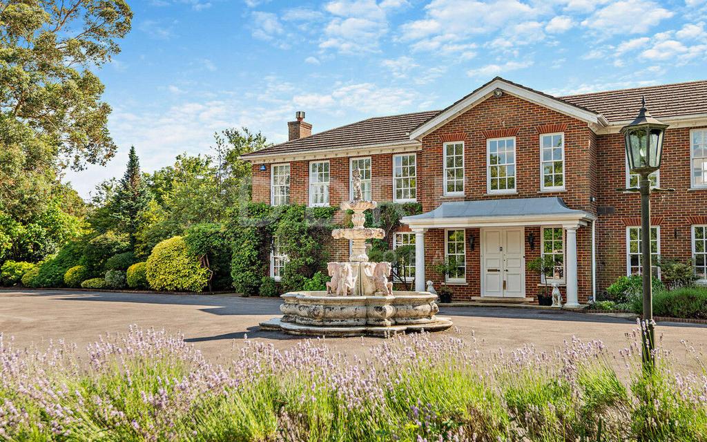 Moneyrow Green, Berkshire, SL6 7 bed country house for sale - £4,350,000