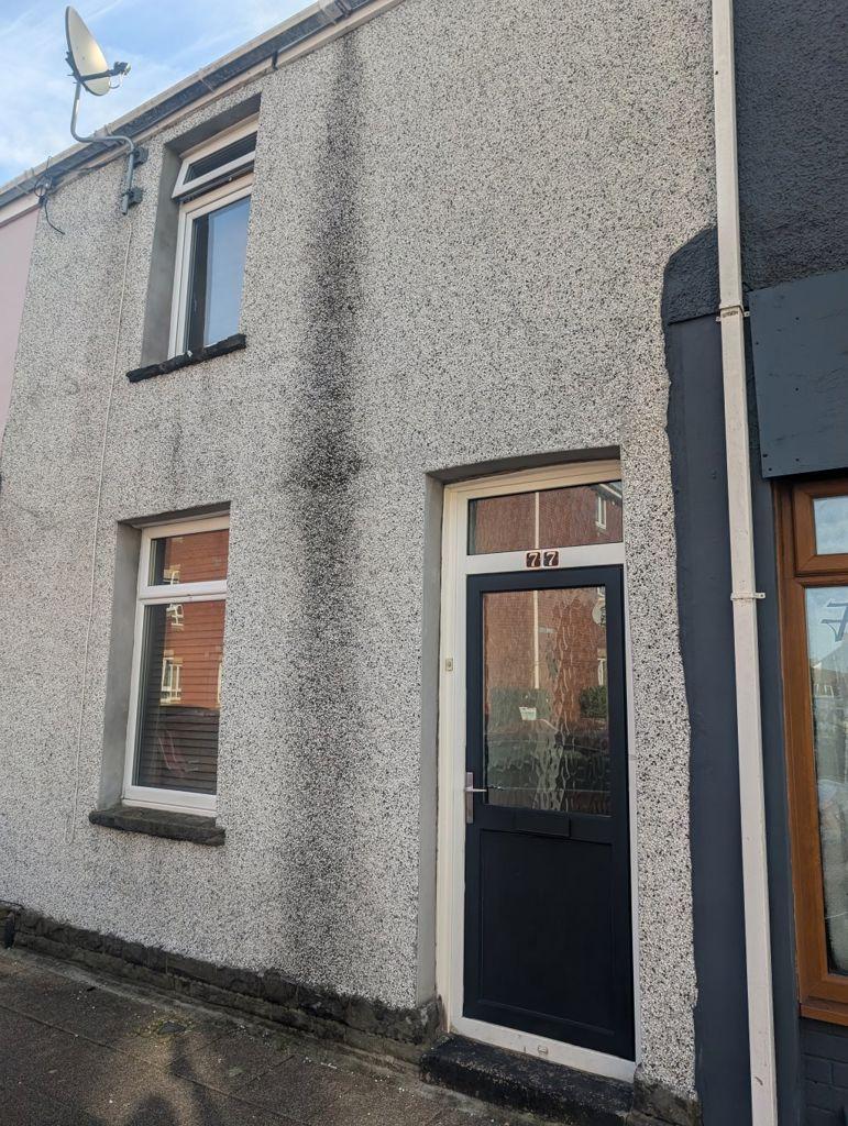 Windsor Road, Neath. SA11 1NS 2 bed house to rent - £850 pcm (£196 pw)