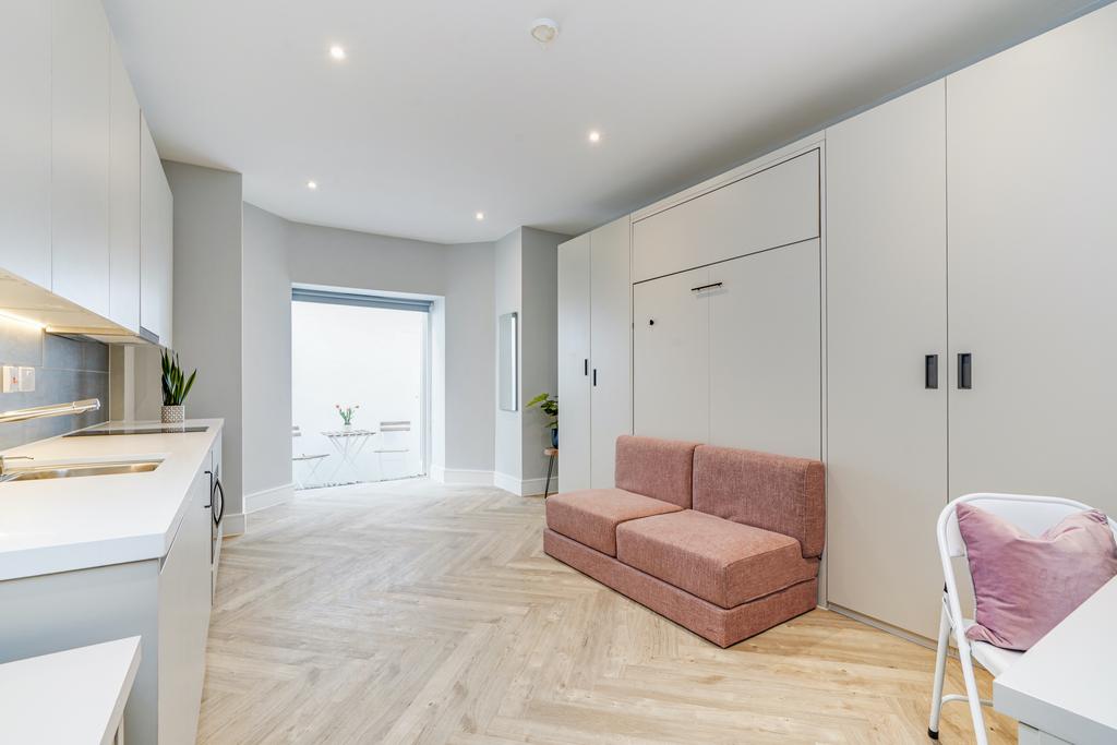 at Hanger Lane, 70 Hanger Lane W5 Studio - £1,350 pcm (£312 pw)