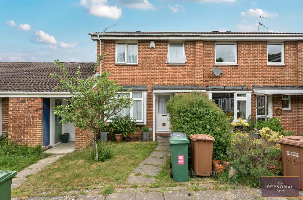 Headley Grove, Tadworth 3 bed semi-detached house - £1,950 pcm (£450 pw)