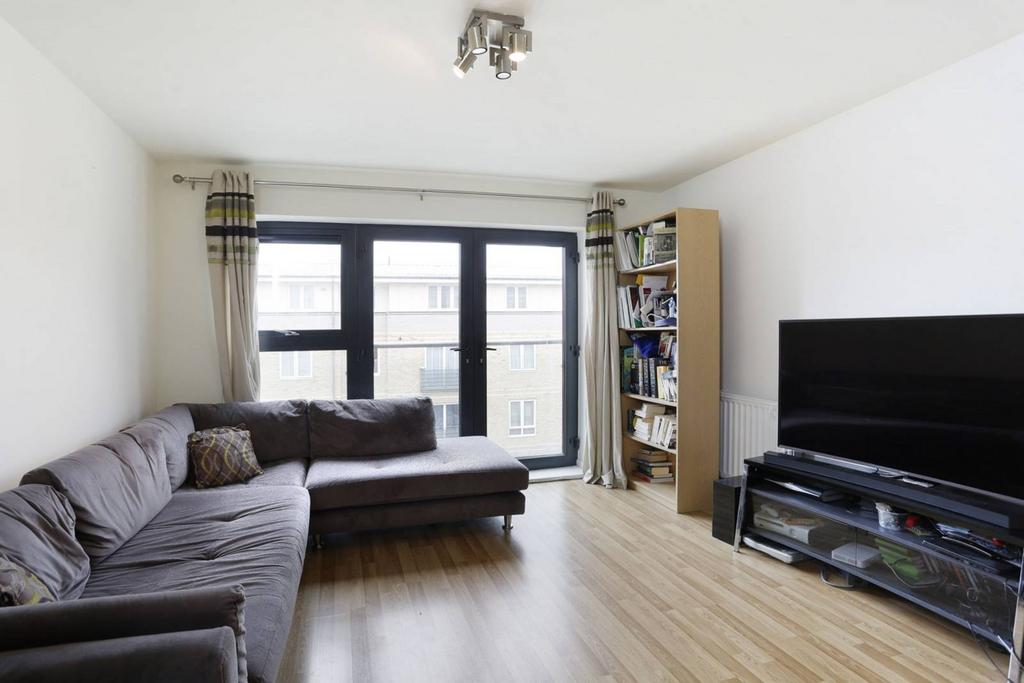 18 Mostyn Grove, London E3 2 bed flat - £2,250 pcm (£519 pw)