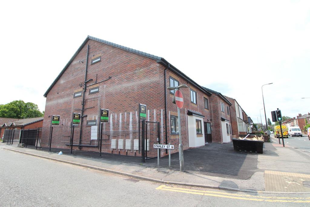 a,apt 8 Ormskirk Road, Wigan, WN5 1 bed apartment to rent - £850 pcm (£ ...