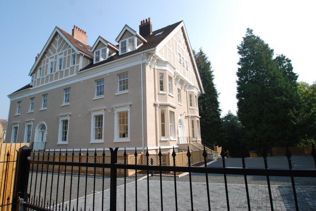 Ivydene, 57 Albert Road North... 2 bed ground floor flat - £950 pcm (£ ...