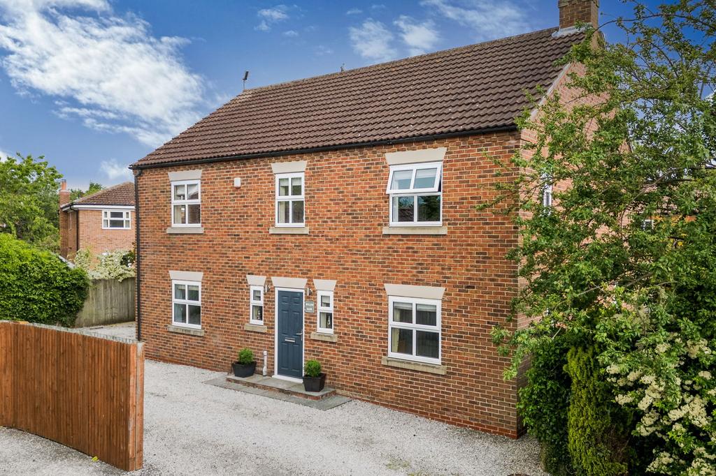 Waterside, Hemingbrough YO8 4 bed detached house for sale - £500,000