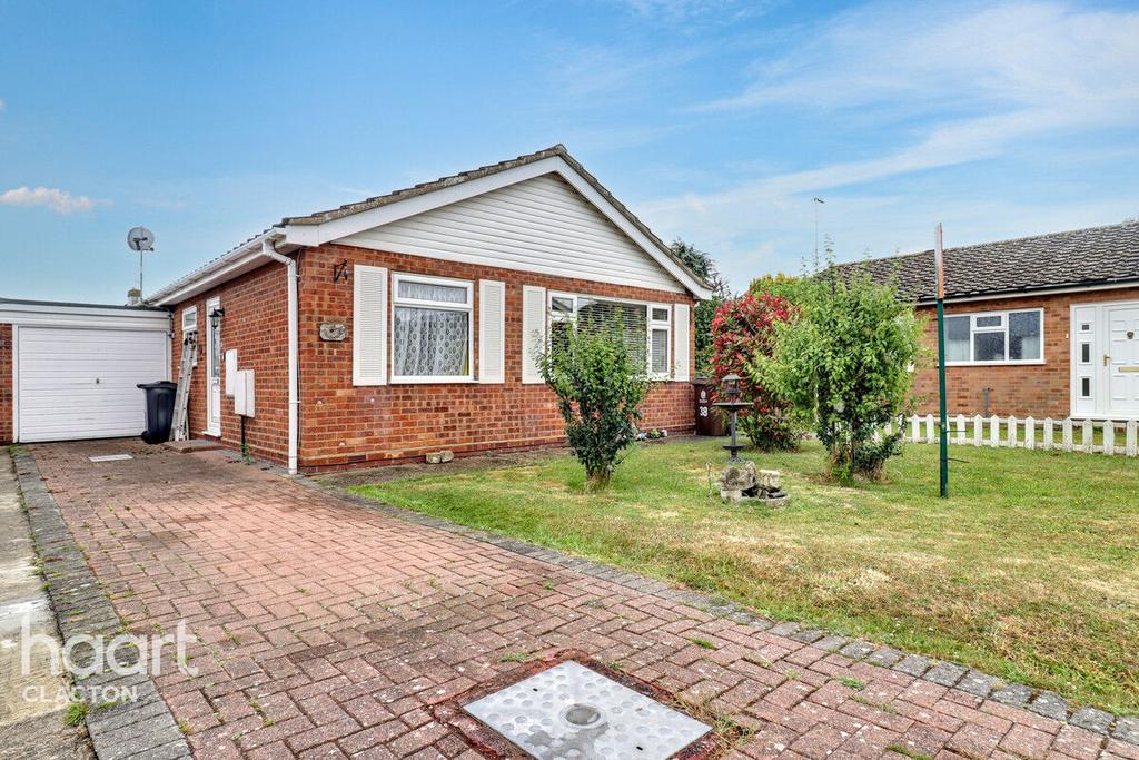 Gainsborough Close, Clacton-On-Sea 2 bed detached bungalow - £230,000