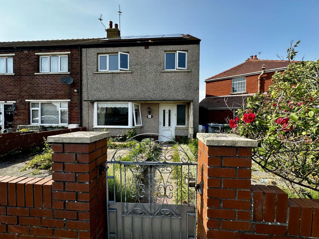Flakefleet Avenue, Fleetwood FY7 3 bed end of terrace house - £85,000